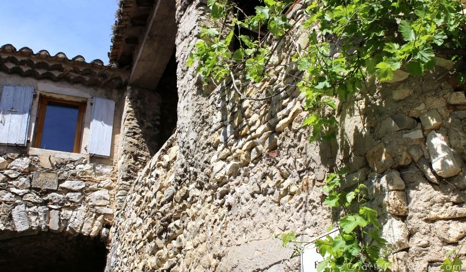 Mirmande et Cliousclat, villages perchés de la Drôme - Charly Far Away